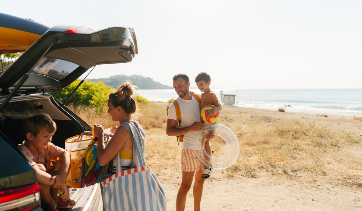 4 Tips for Planning a Relaxing Beach Picnic | The Camping List